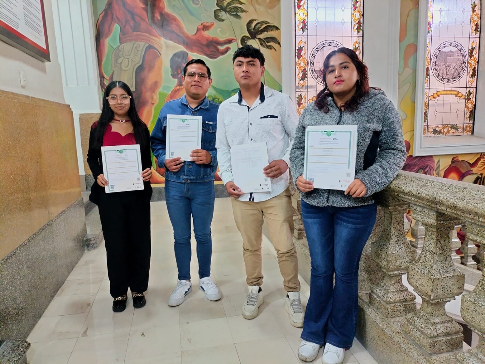 Dan un paso adelante, reciben certificados de estudios del IVEA - El ...
