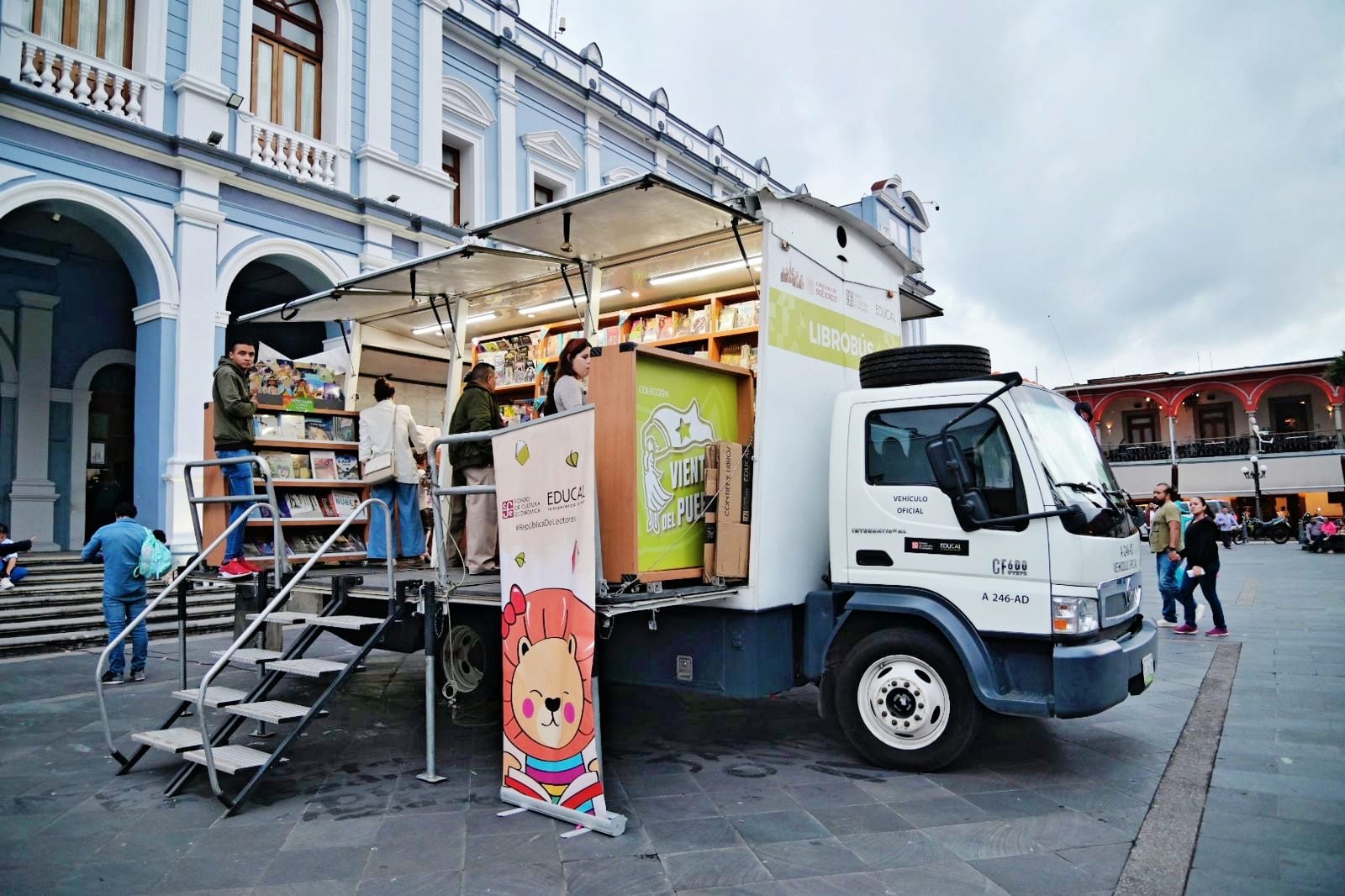 Llega el librobús a Córdoba, visitará 16 centros educativos - El Portal ...